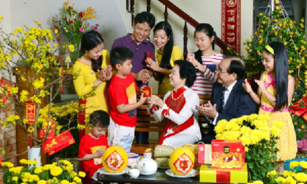 How Vietnamese Celebrate Tet: Origins, Meanings & Traditional Customs ...