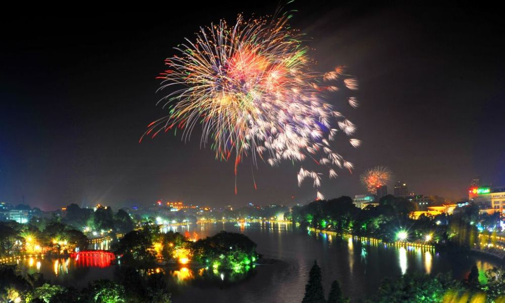 How Vietnamese Celebrate Tet: Origins, Meanings & Traditional Customs ...